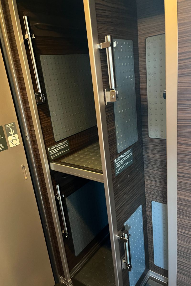 Japan's E5 Shinkansen: The Sleekest Thing On Rails