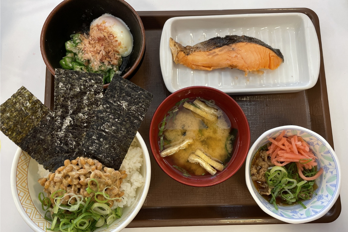 Spending 1,000 Yen at Sukiya Gyudon: The Top Beef Bowl Chain